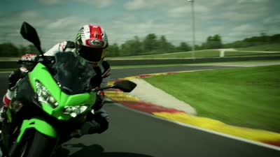 Kawasaki Ninja 400 | Sport Motorcycle | Smooth & Powerful